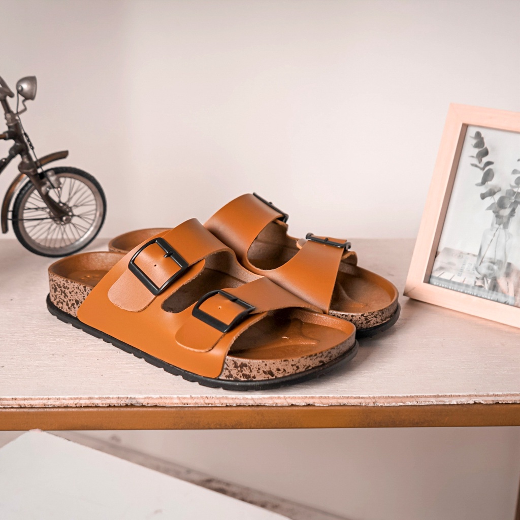 Sandal pria casual model ban dua Sandal Slide Kulit Sintesis Empuk ...